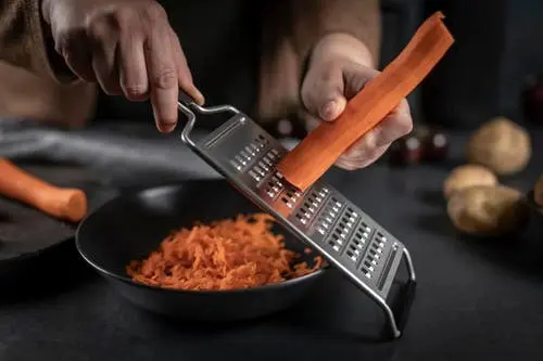 KUHN RIKON Essential Coarse Grater With Ultra-sharp Stainless Steel Blade For Vegetables
