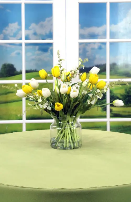MARK ROBERTS Tulip Jar - Yellow