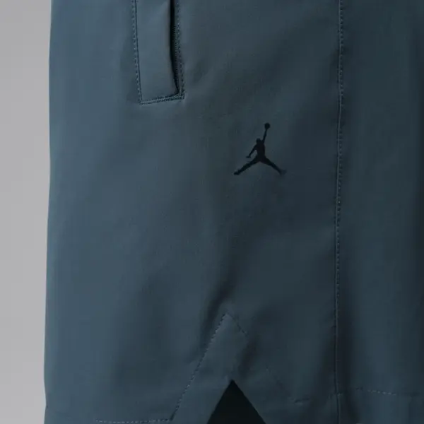 JORDAN Sport Flightweight Dri-fit Lined Shorts