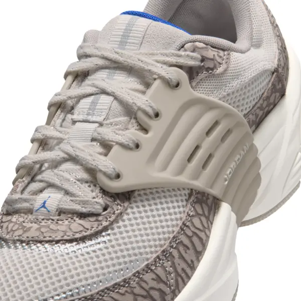 JORDAN Trunner O/s Athletic Shoes - Grey