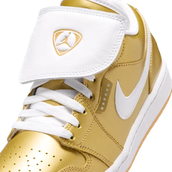 JORDAN 1 Low Shoes - Brown