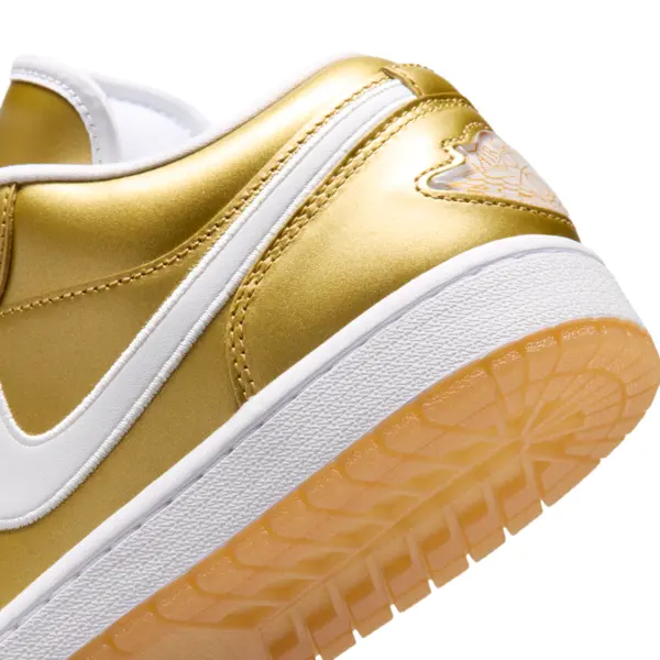 JORDAN 1 Low Shoes - Brown