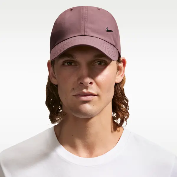 Nike Dri-fit Club Unstructured Metal Swoosh Cap