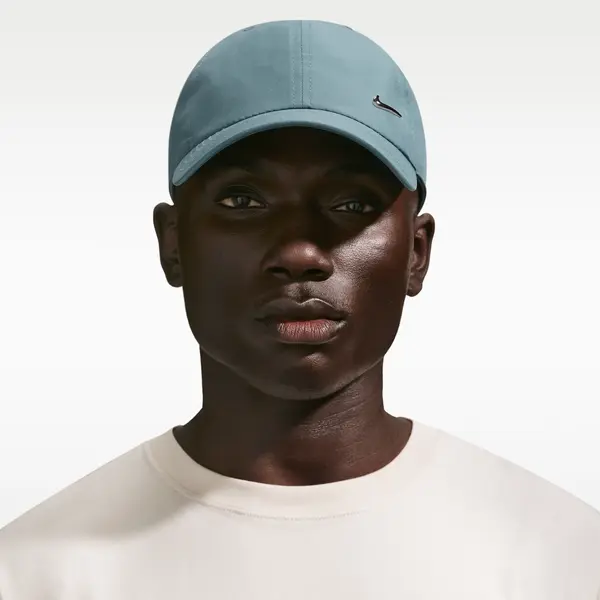 Nike Dri-fit Club Unstructured Metal Swoosh Cap - Grey