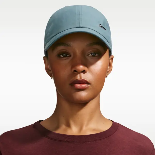 Nike Dri-fit Club Unstructured Metal Swoosh Cap