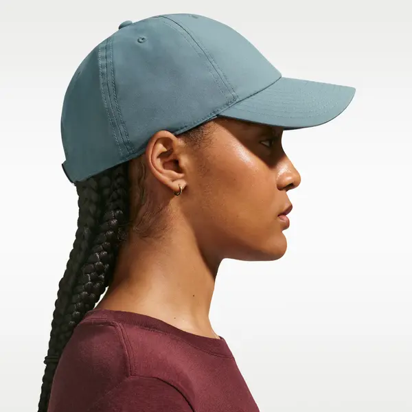 Nike Dri-fit Club Unstructured Metal Swoosh Cap