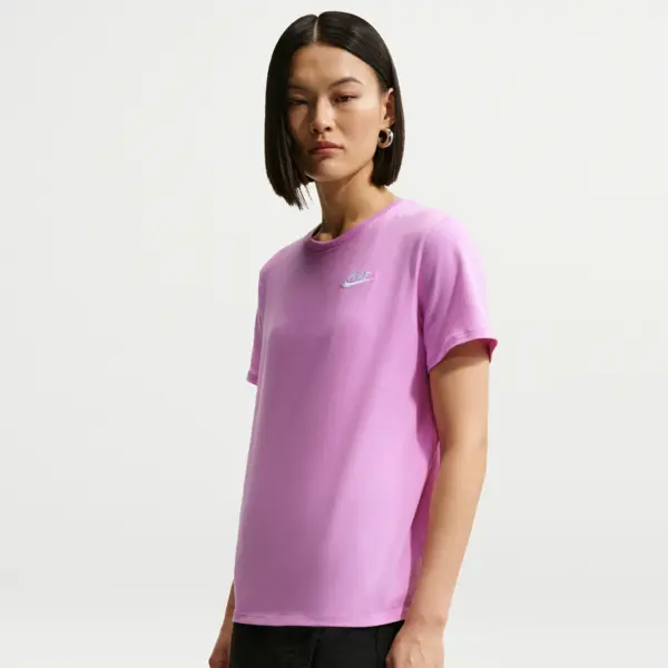 Nike Sportswear Club Essentials T-shirt - Purple