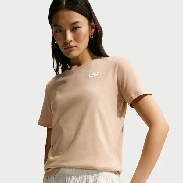 Nike Sportswear Club Essentials T-shirt - Brown
