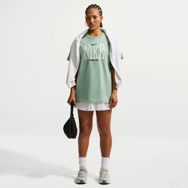 Nike Sportswear Classic Oversized T-shirt