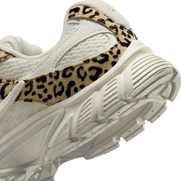 Nike V5 Rnr Suede Shoes