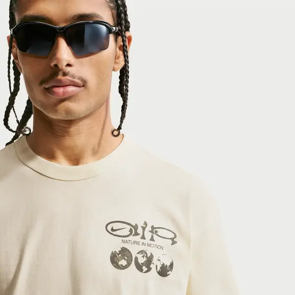 Nike Sportswear Premium Essentials T-shirt