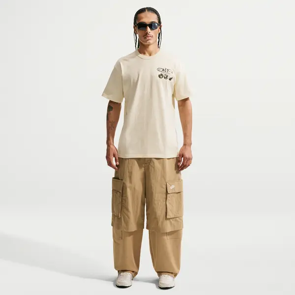 Nike Sportswear Premium Essentials T-shirt