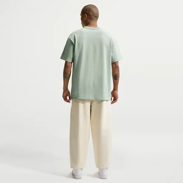Nike Sportswear Premium Essentials T-shirt - Green