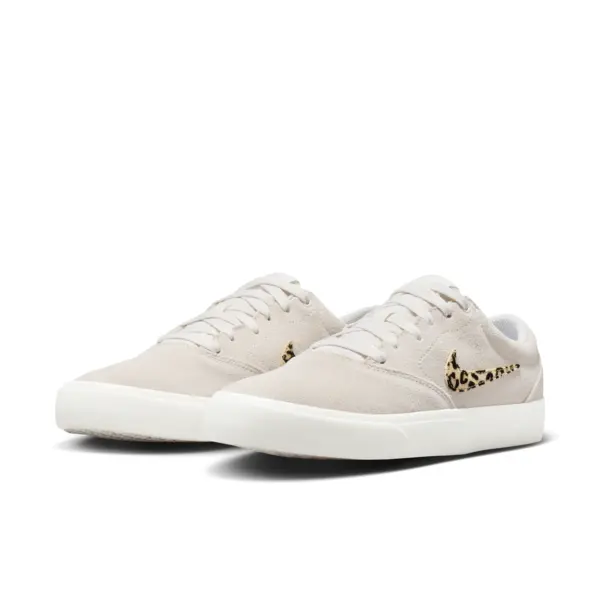 Nike Charge Suede Se Low-top Sneakers - Grey