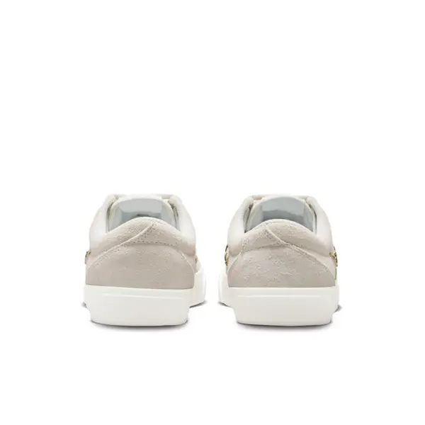 Nike Charge Suede Se Low-top Sneakers - Grey