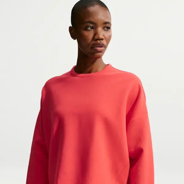Nike 24.7 Impossiblysoft Dri-fit Oversized Crew-neck Top