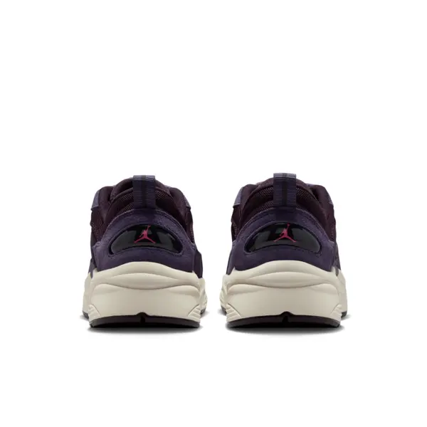 JORDAN Trunner Sneakers - Red