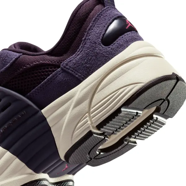 JORDAN Trunner Sneakers - Red