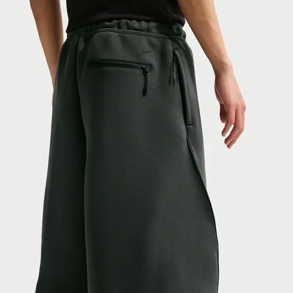 Nike Tech Fleece Oversized Shorts - Grey