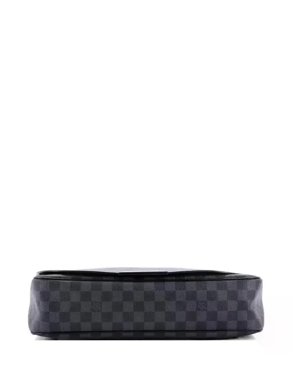 LOUIS VUITTON Daniel Messenger Bag Damier Graphite Gm