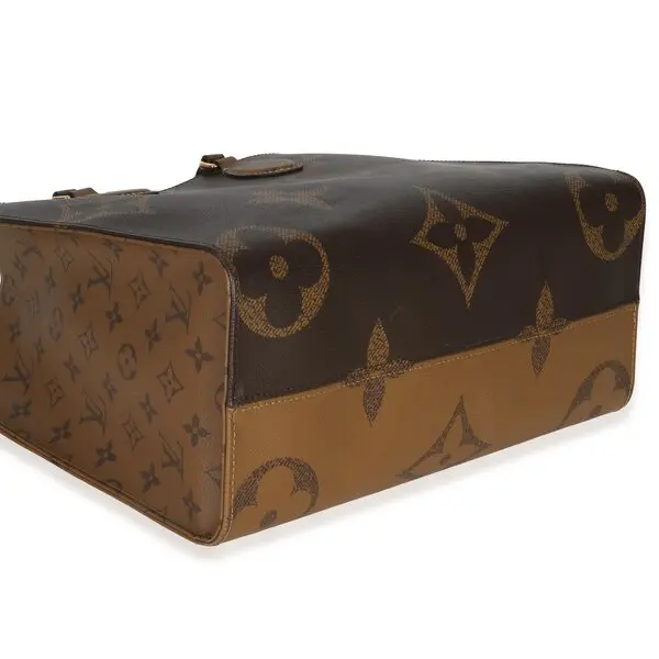 LOUIS VUITTON Onthego Mm Tote Reverse Monogram Giant Canvas
