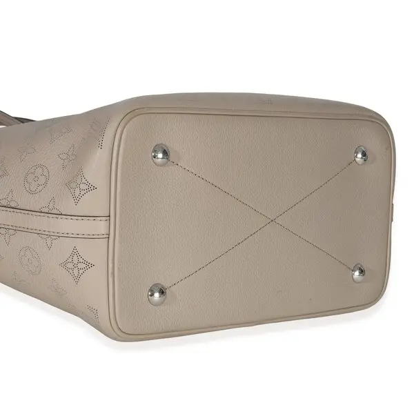 LOUIS VUITTON Galet Monogram Mahina Blossom Mm