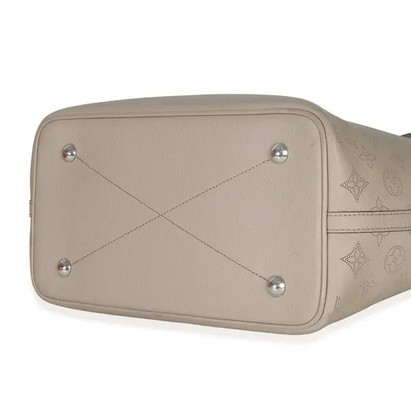 LOUIS VUITTON Galet Monogram Mahina Blossom Mm