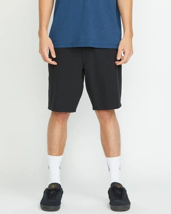 Volcom 20" Modern Fit Shorts - Black