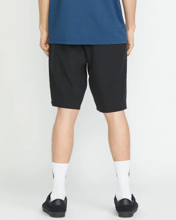 Volcom 20" Modern Fit Shorts - Black