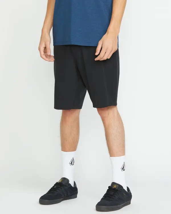 Volcom 20" Modern Fit Shorts - Black