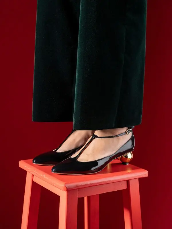FERRAGAMO T-strap Pumps With Gold Heel - Black