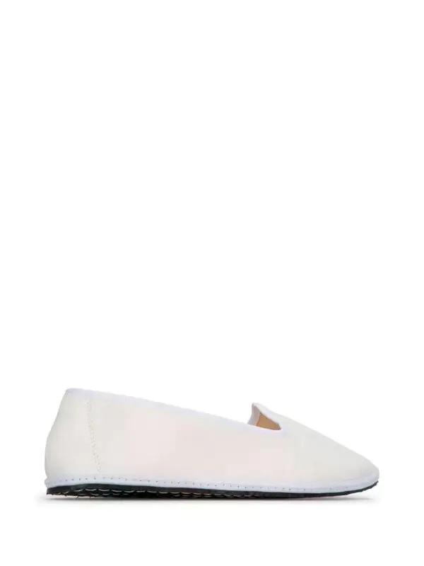 VIBI VENEZIA Velvet Round-toe Loafers