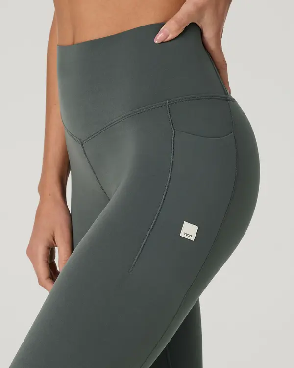 Vuori Atheform™ Pocket Legging Short - Dark Jade