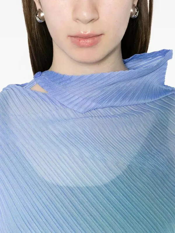 Issey Miyake Pleated Poncho - Blue
