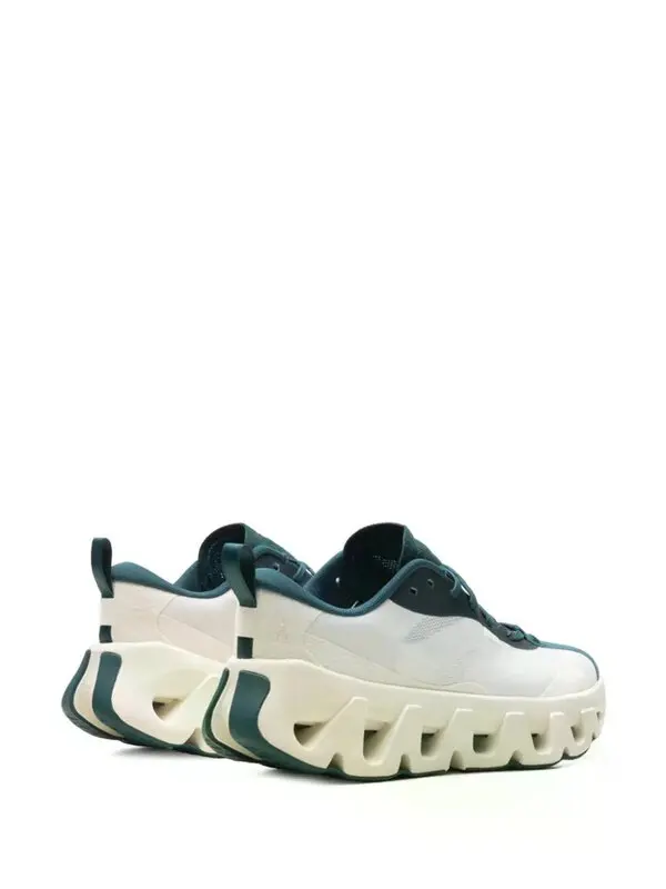 On K-tech 1 Tofu/moss Green Sneakers