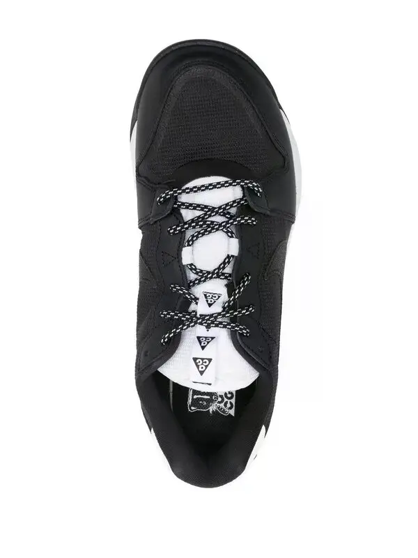 Nike Low-top Sneakers