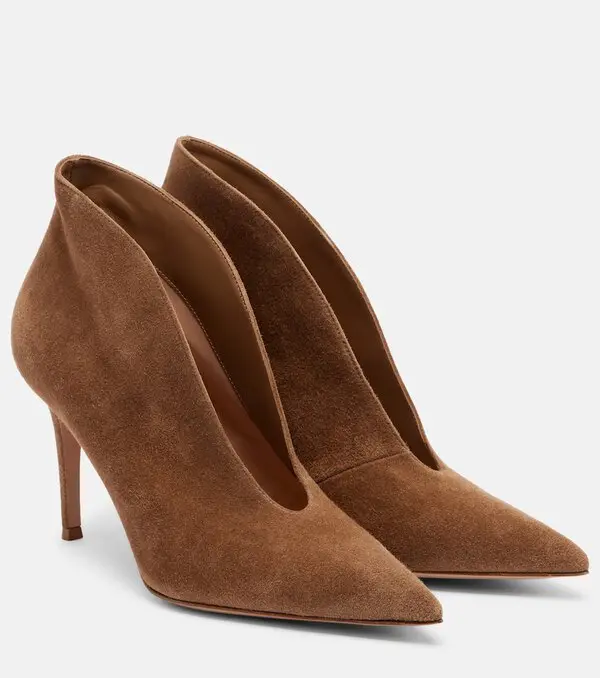 GIANVITO ROSSI Vania Suede Pumps