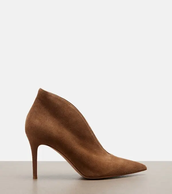 GIANVITO ROSSI Vania Suede Pumps