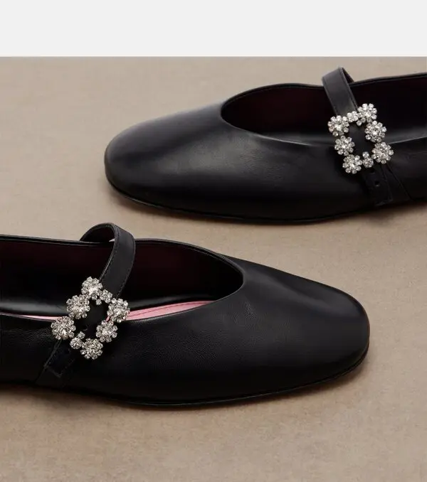 ROGER VIVIER Roundy Toe Embellished Leather Ballet Flats - Black
