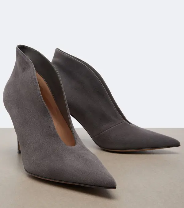 GIANVITO ROSSI Vania Suede Pointed Toe Pumps - Grey