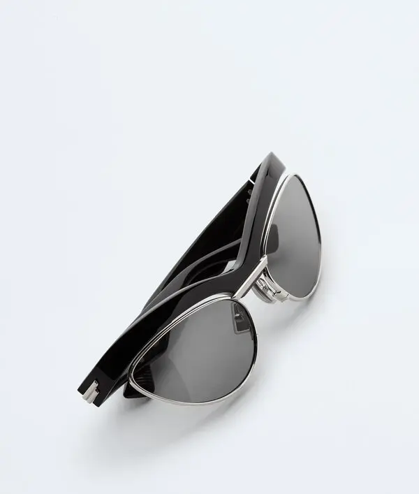 Bottega Veneta Duo Angle Cat Eye Sunglasses - Black/grey