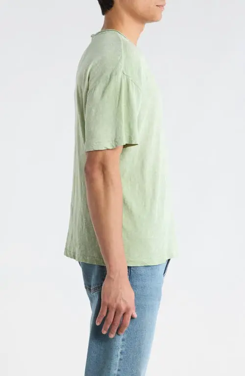 ELWOOD Weathered Logo Graphic T-shirt