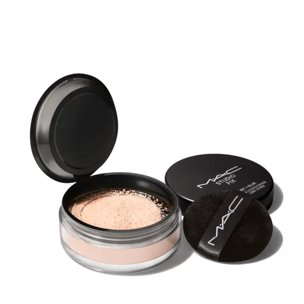MAC COSMETICS Studio Fix Pro Set & Blur Weightless Loose Powder - Light