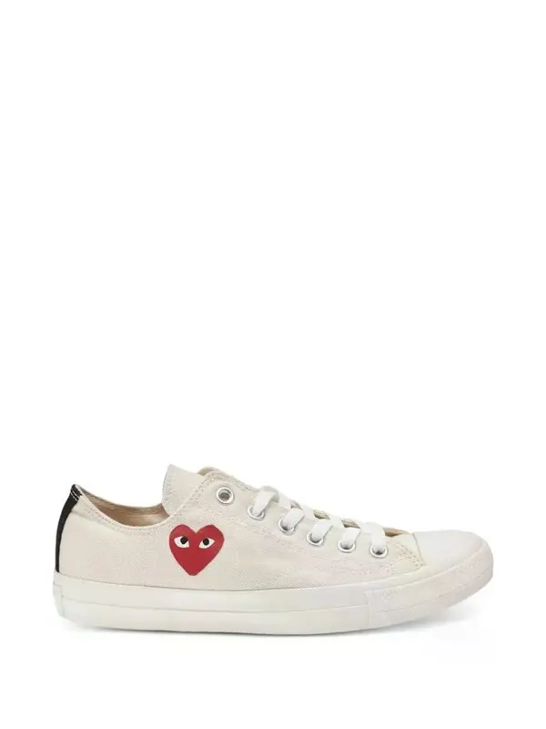 Play Comme Des Garcon Chuck 70 Big Heart Sneakers