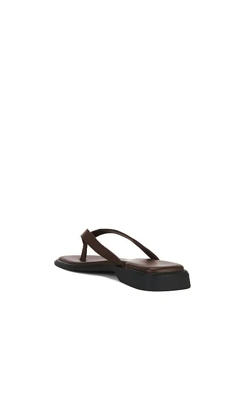VAGABOND SHOEMAKERS Izzy Sandal - Chocolate