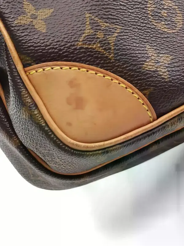 LOUIS VUITTON 2002 Amazon Monogram Crossbody Bag