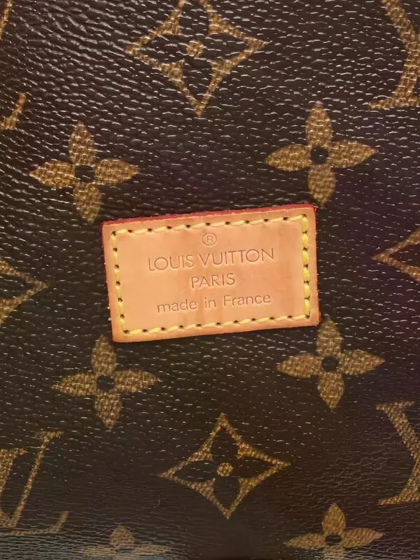 LOUIS VUITTON 2005 30 Saumur Monogram Satchel