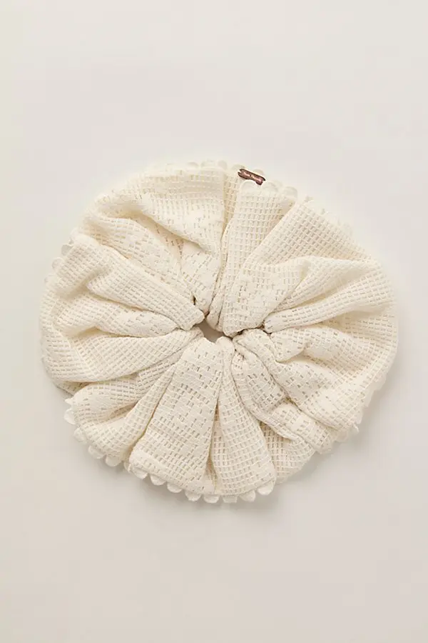 Free People Aurette Scrunchie - Ivory