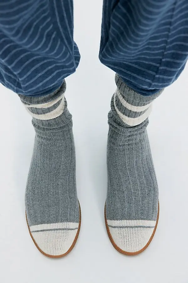 BRAVE PUDDING Varsity Strolls Slipper Socks - Athletic Grey