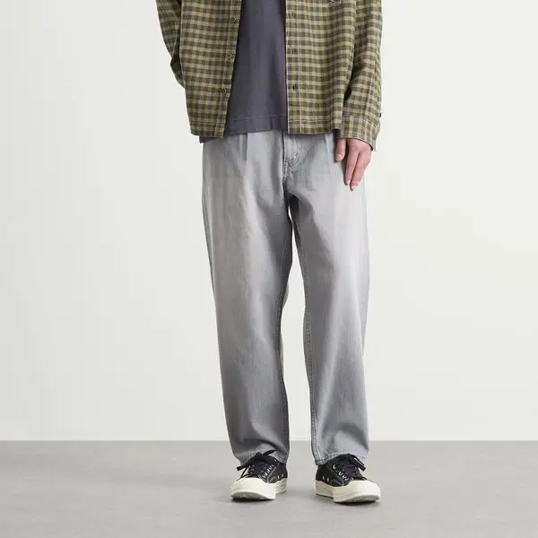 BEAMS Wide Pleated Taper Denim Jeans - Grey